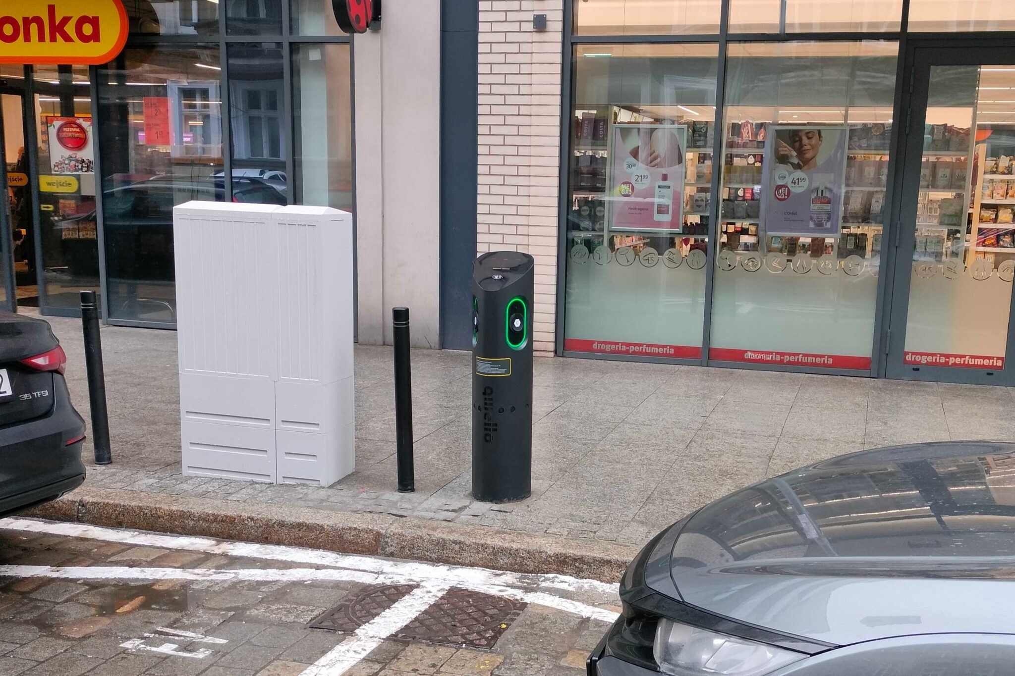 Qwello Polska Installs First Charging Stations Equipped with Qwello ...